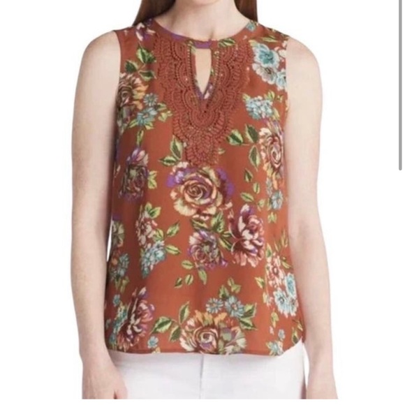 Daniel Rainn | Tops | Daniel Rainn Keyhole Crochet Floral Tank | Poshmark